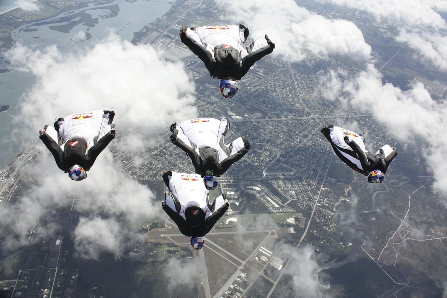Best of chute libre avec le team Red Bull Skydive