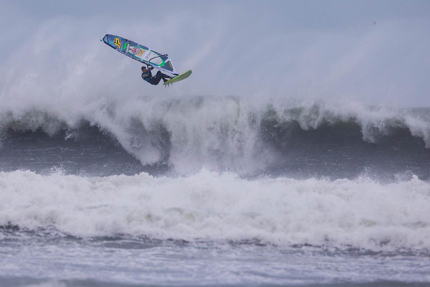 Photos: Surfing the Storm