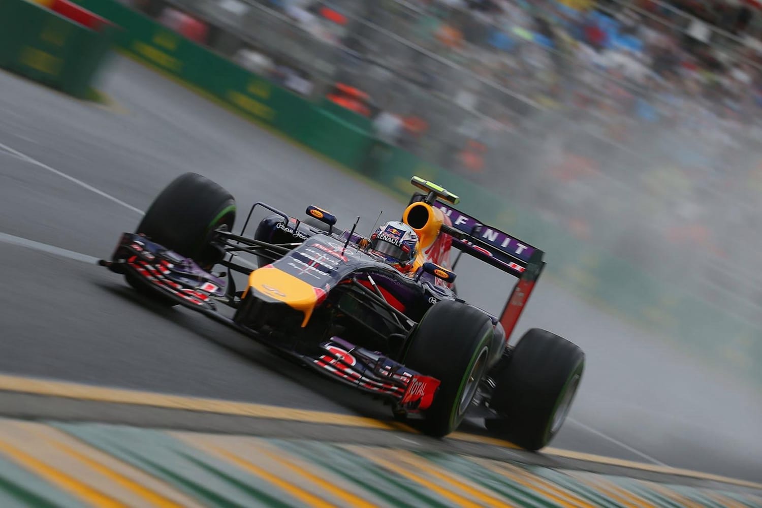 Punição a Ricciardo na Austrália é mantida