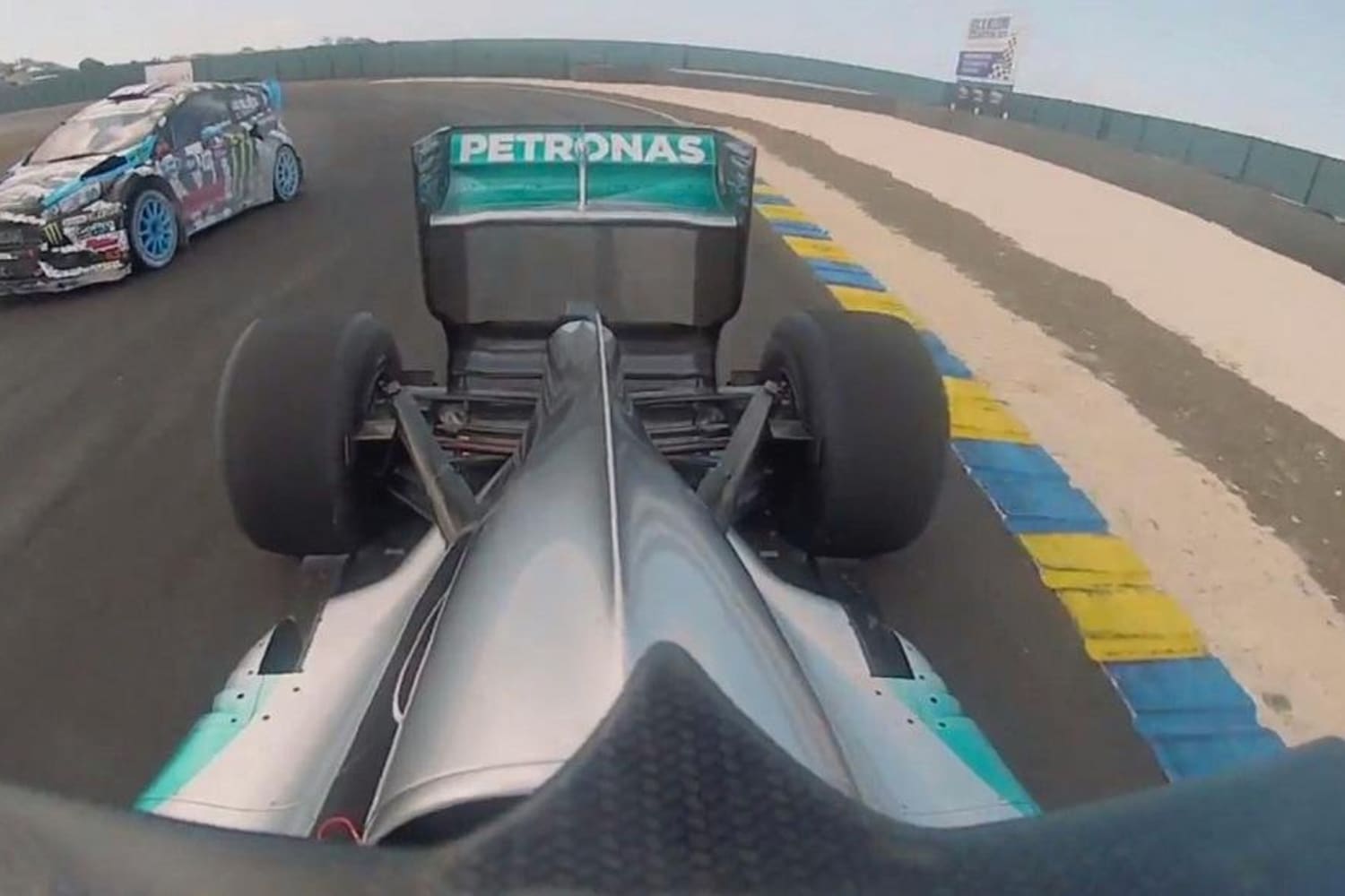 F-1 vs. GRC; ou Hamilton vs. Block