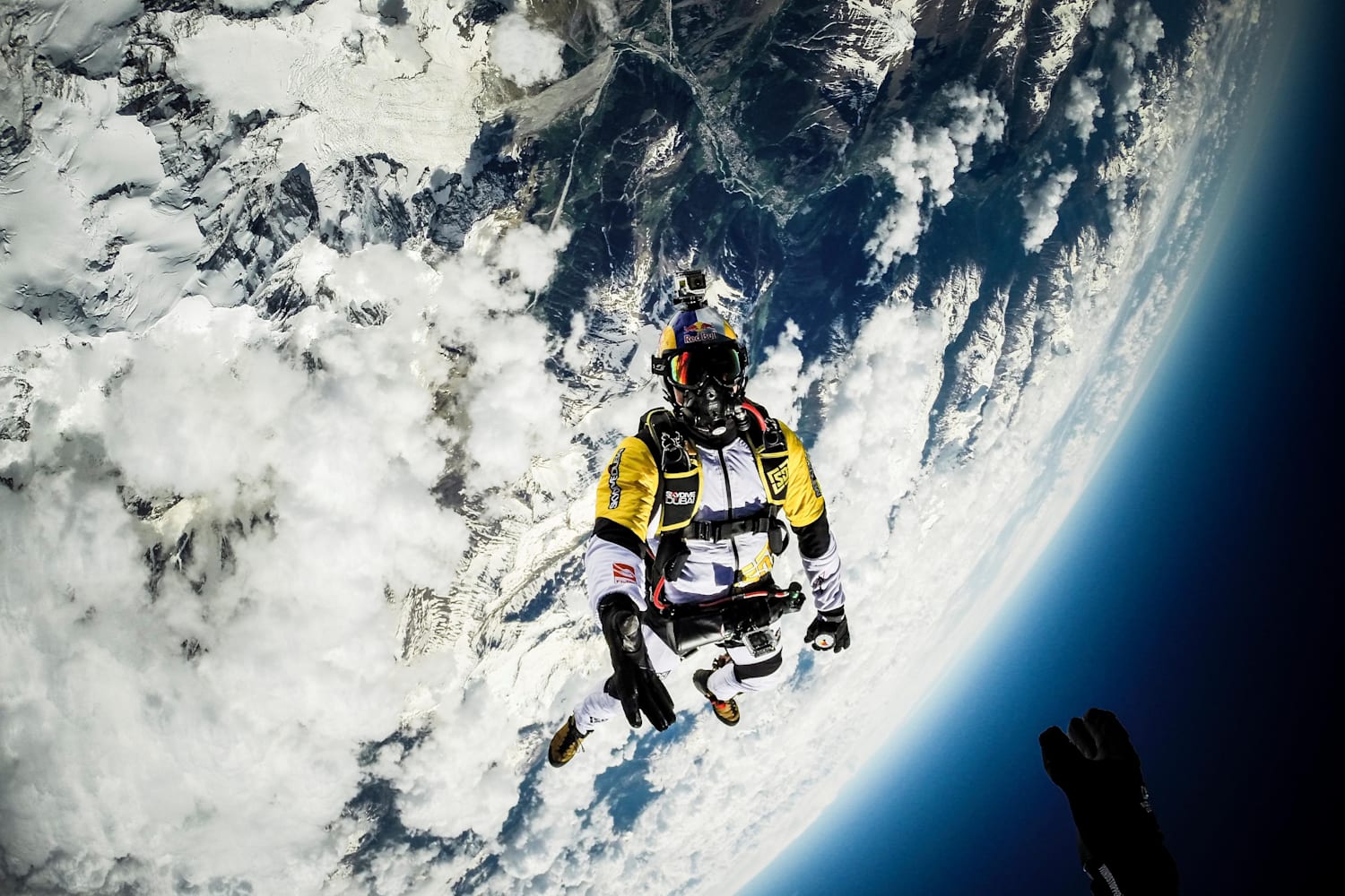 10,000m Mont Blanc skydive *video* | Red Bull Adventure