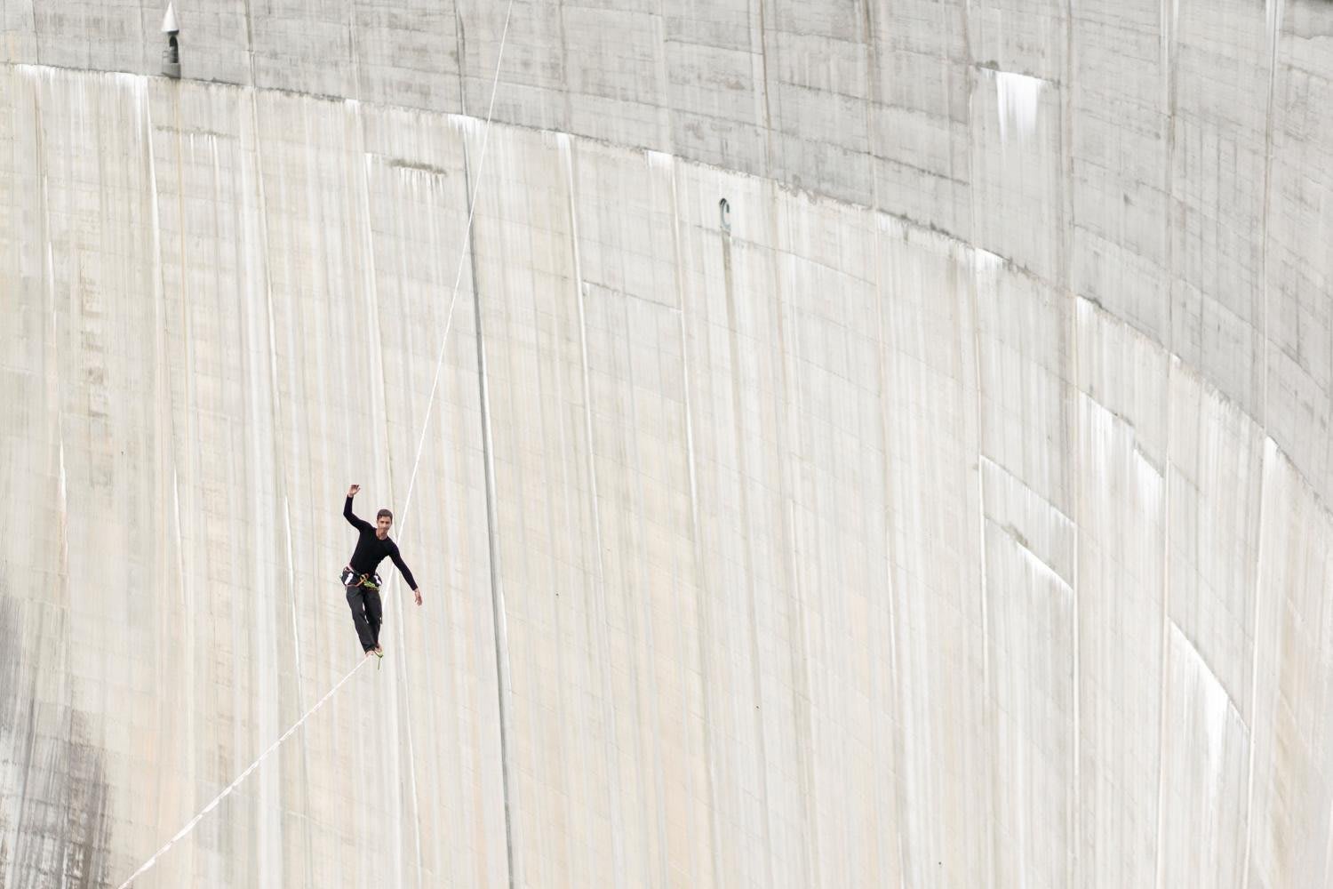 Julian Mittermaier breaks world slackline record