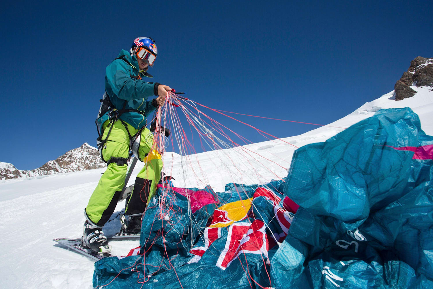 Regardez le dernier vol du Red Bull Peaks Mt Breithorn