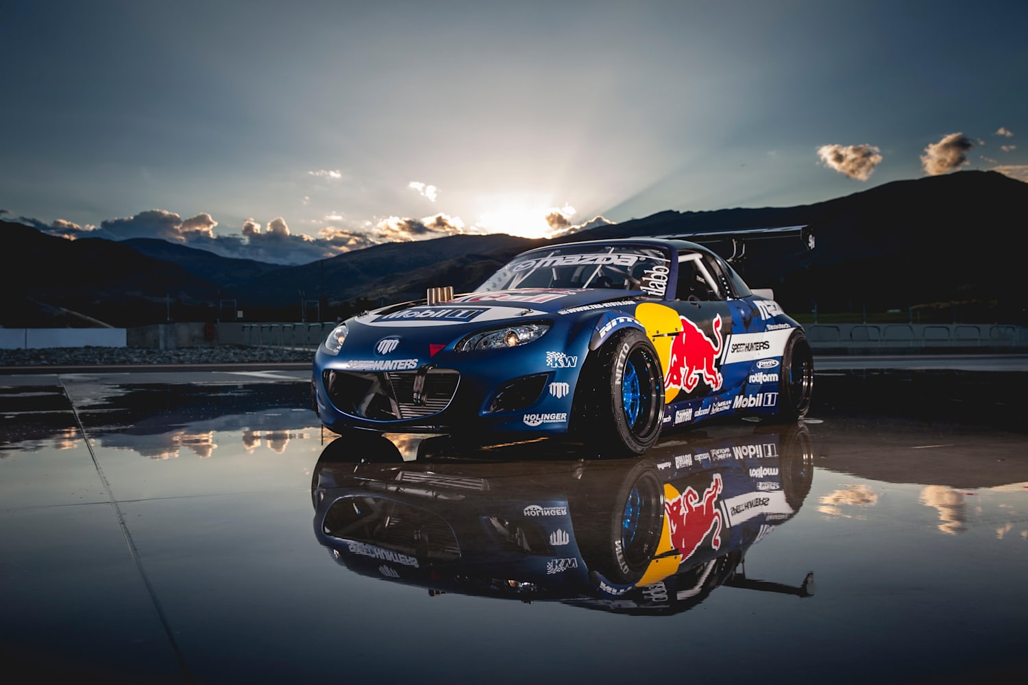 マッド・マイク、RADBULを語る | ドリフト | モータースポーツ | レッドブル