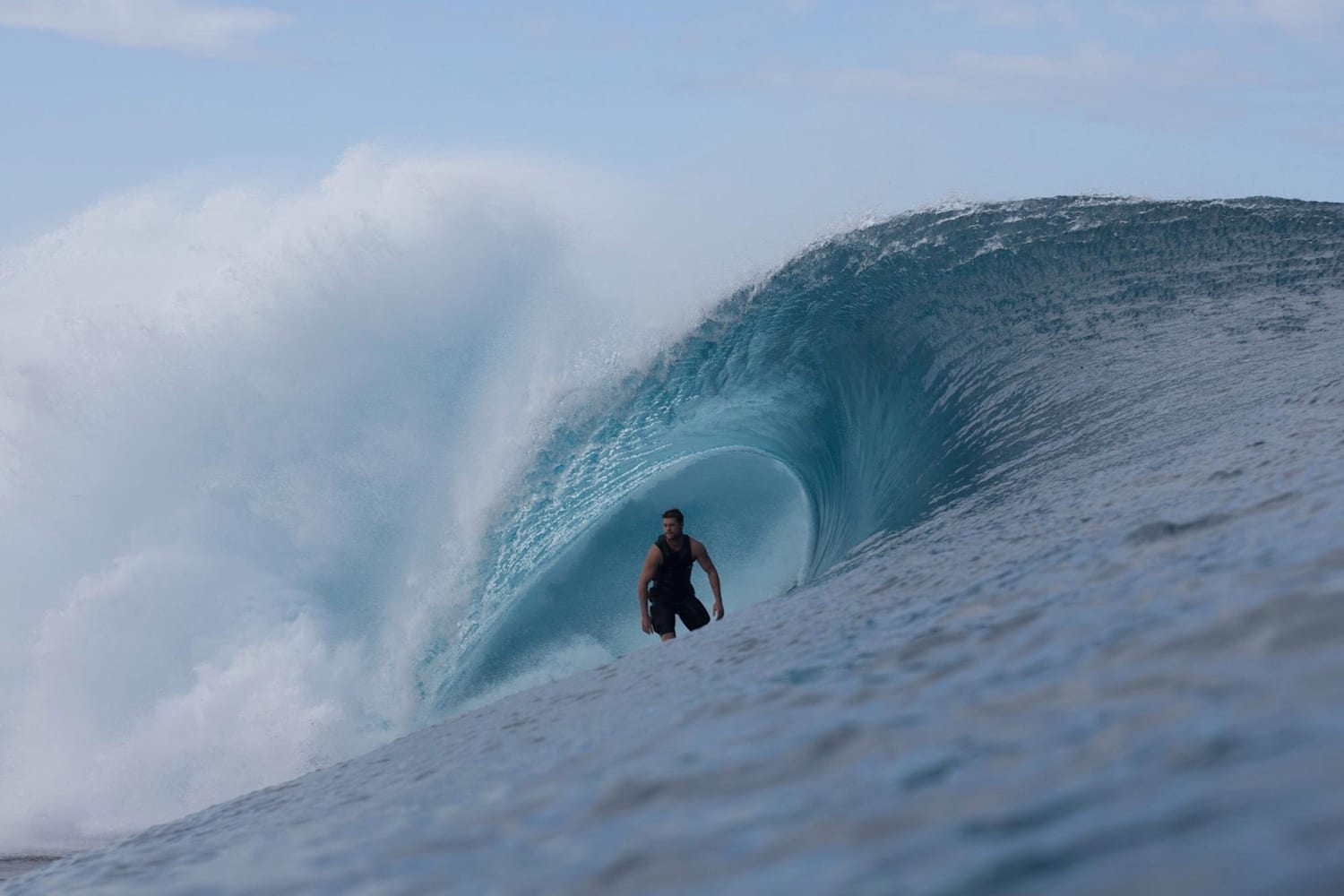 Teahupo’o XXL photo gallery, May 2015