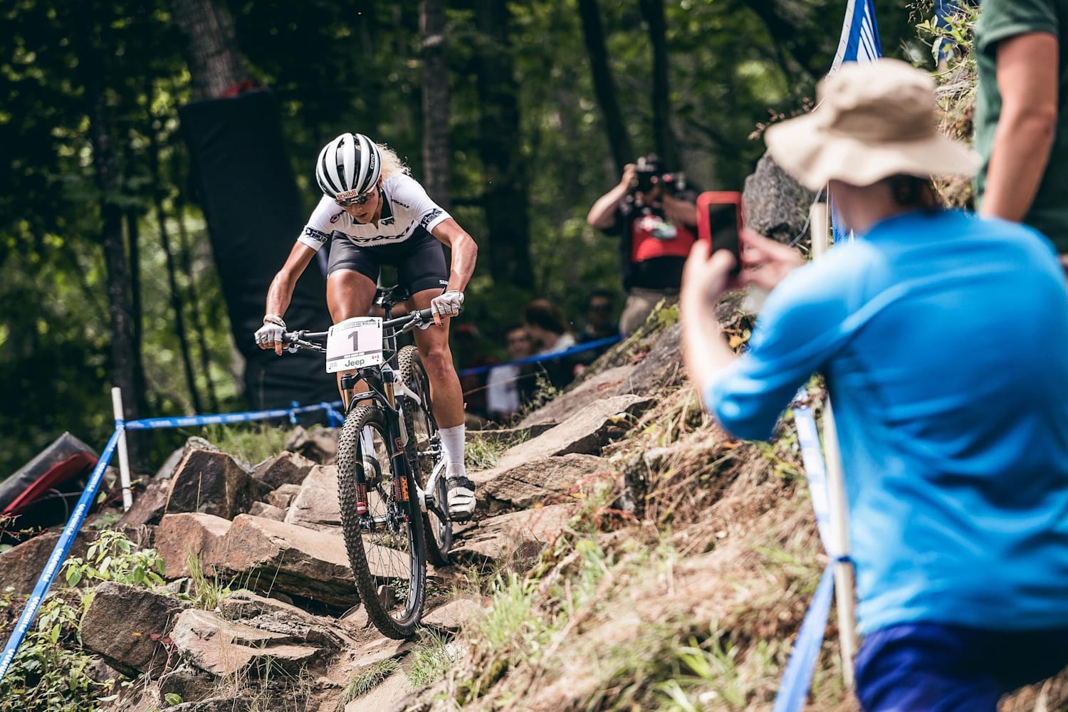 Highlights vom UCI XCO Weltcup-Rennen der Damen in MSA