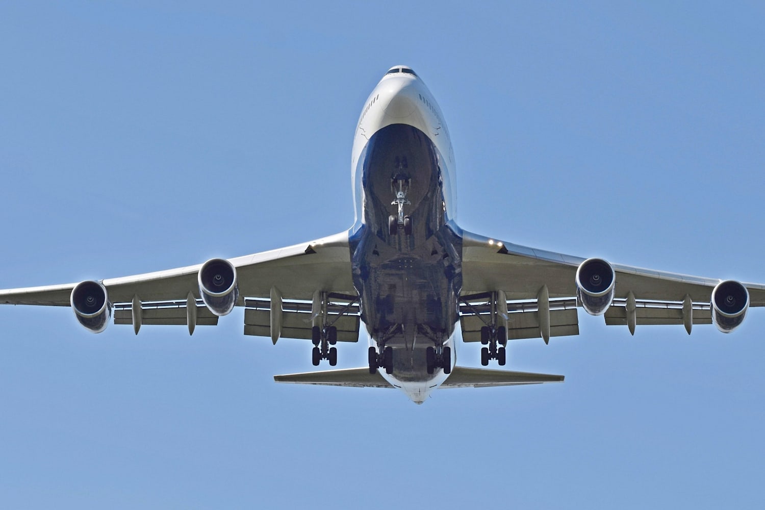 Bonhomme talks about flying Boeing 747 jumbo jets