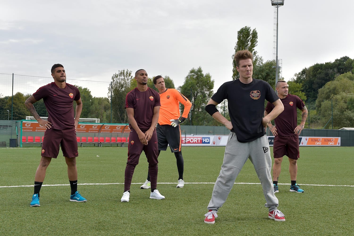 Vídeo de futbolistas bailando breakdance. ¡Qué ritmo!