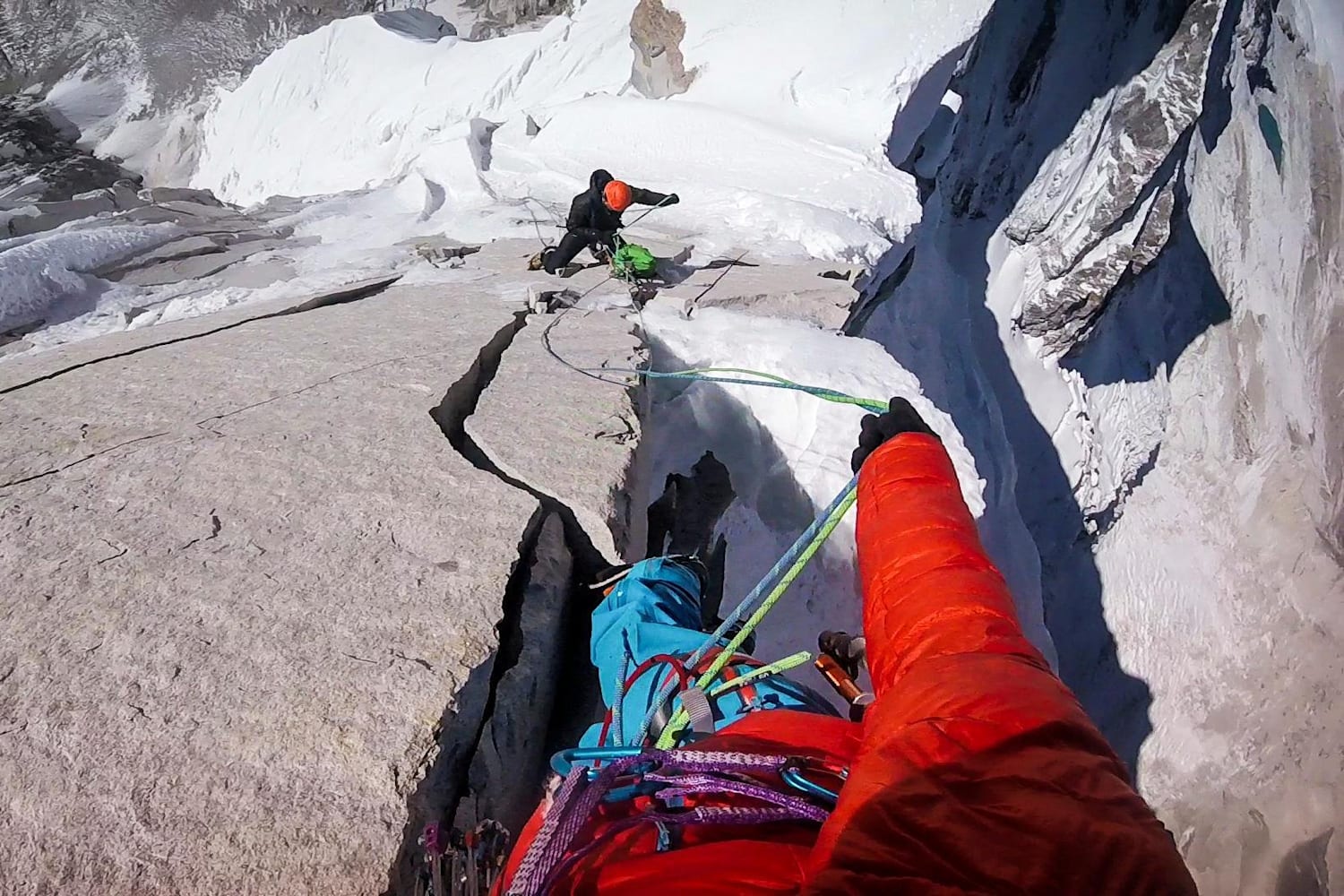 60 Second Climbing Video of David Lama in the Himalayas