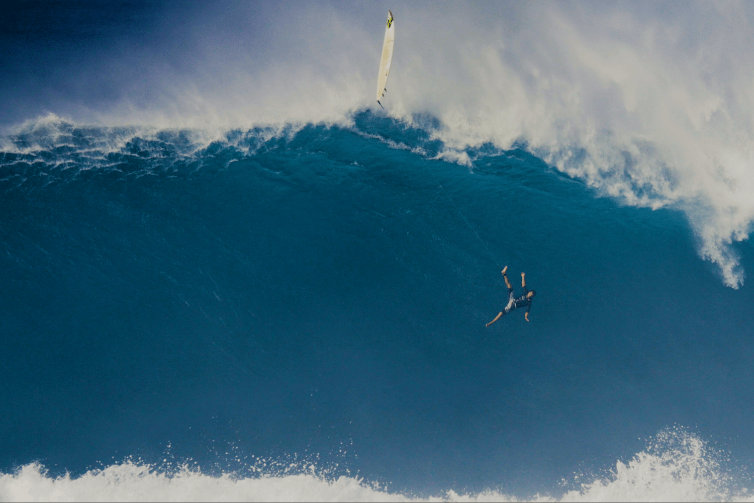 Big wave wipeouts: Mind-blowing Jaws falls | Red Bull