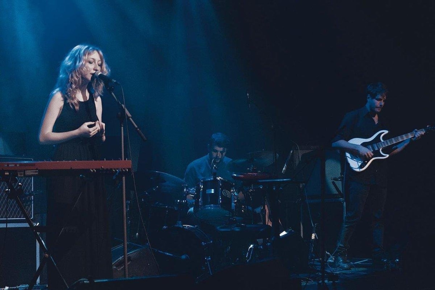 Kamufle'nin Nilipek. Kınalıada Remiksini Dinle