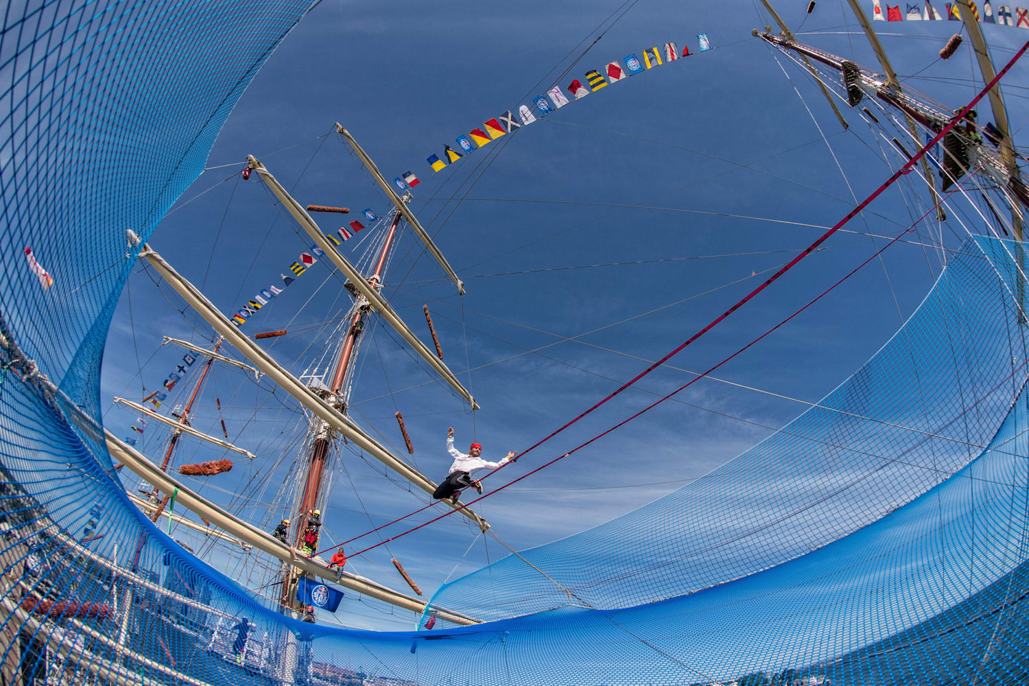 Slacklining's most original event Red Bull Slackship