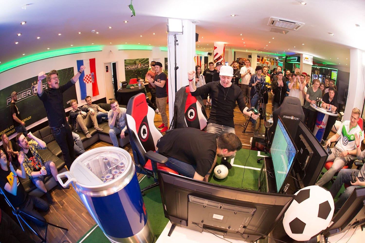 *POWERPLAY* Bilderstrecke | Red Bull Games