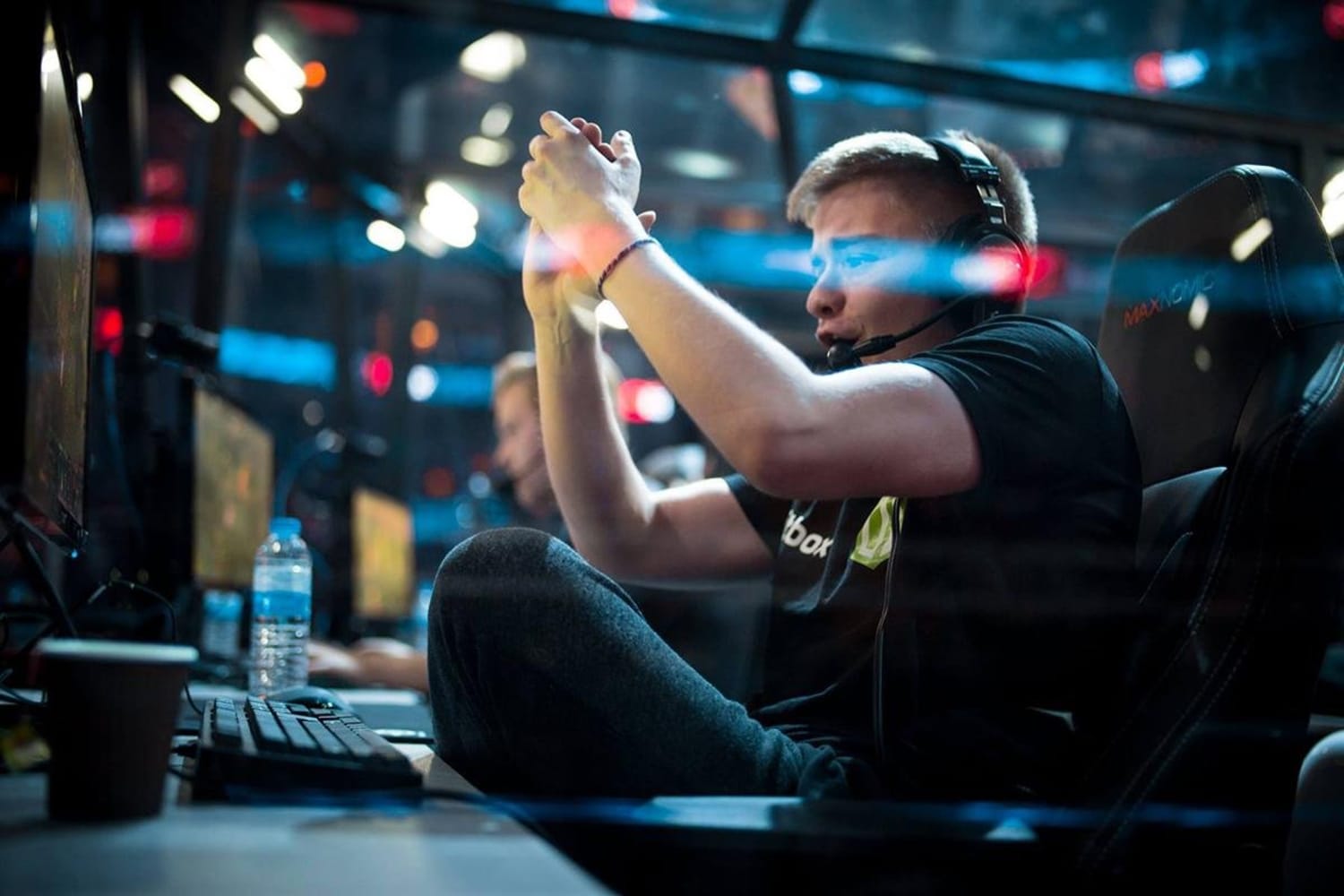 Dota 2: Behind the scenes with OG | Red Bull Games