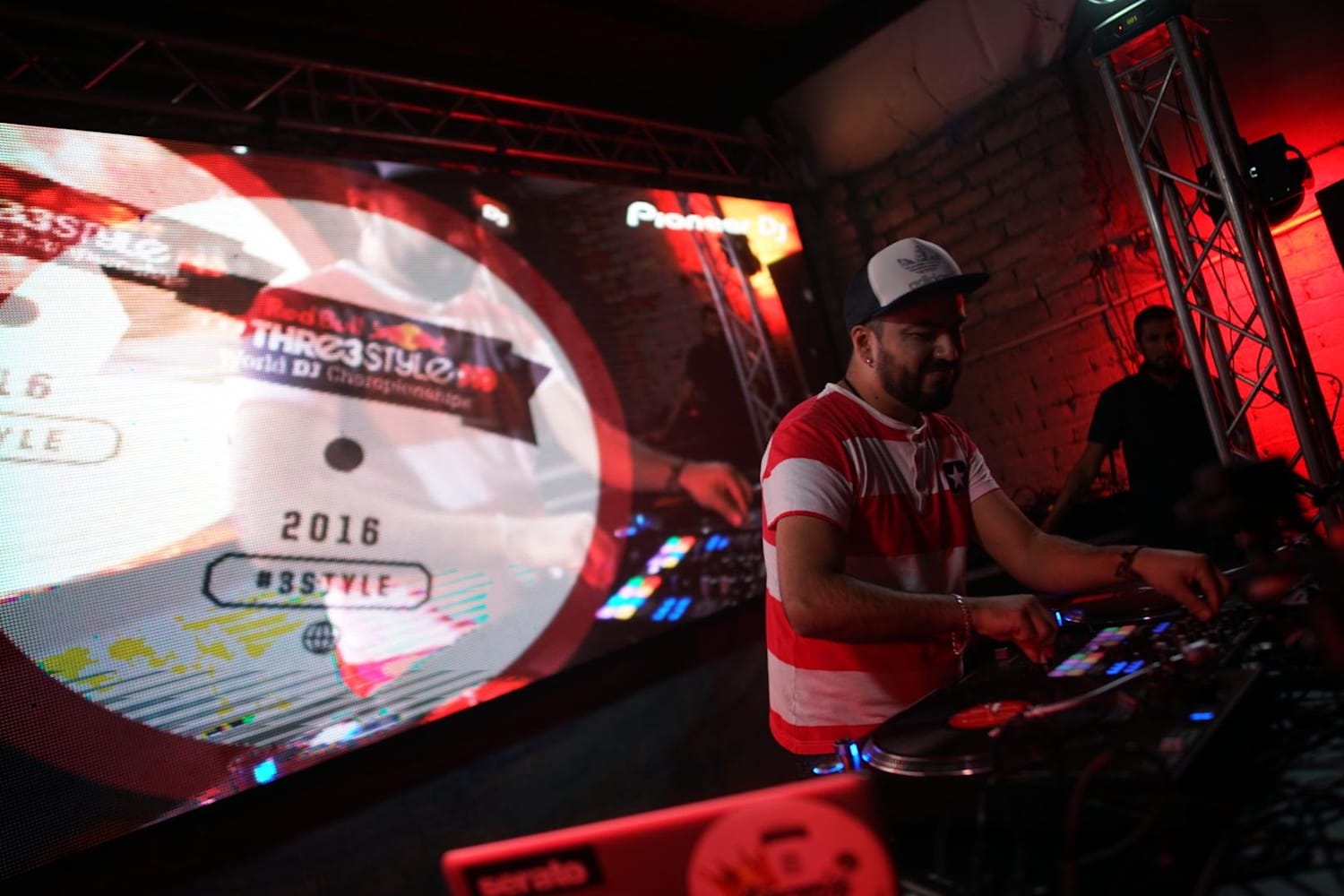 Jimmix va a la final de Red Bull Thre3style