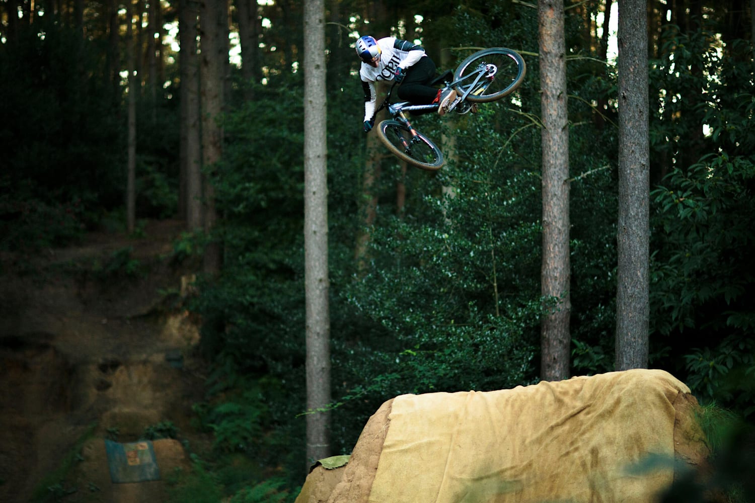 Matt Jones slopestyle MTB vídeo | Red Bull Bike