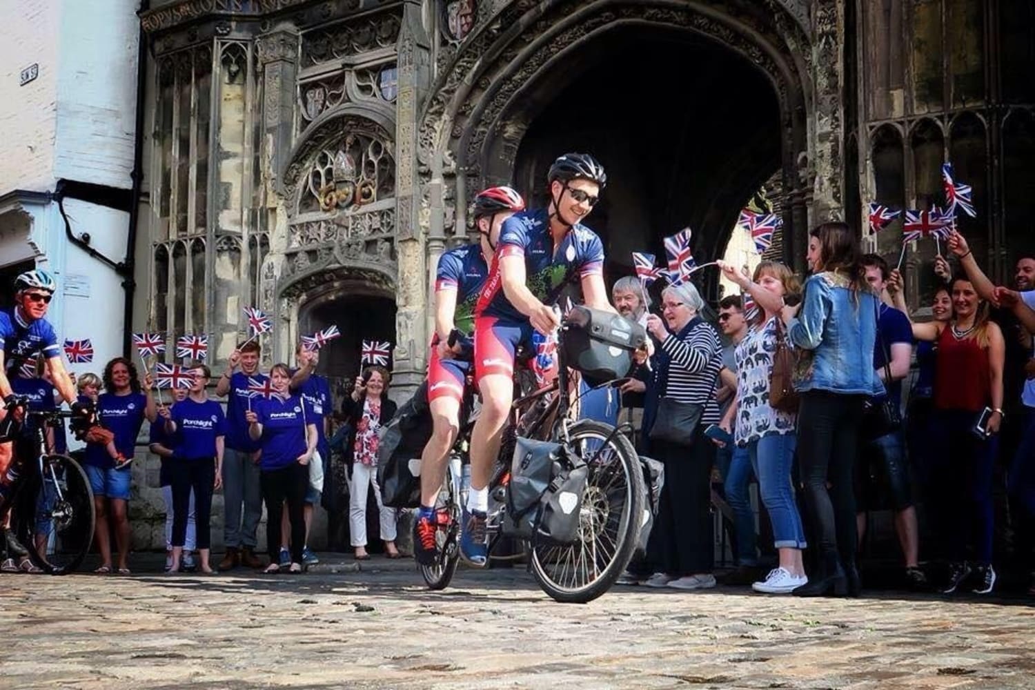 Tandem cycling world record attempt | Red Bull