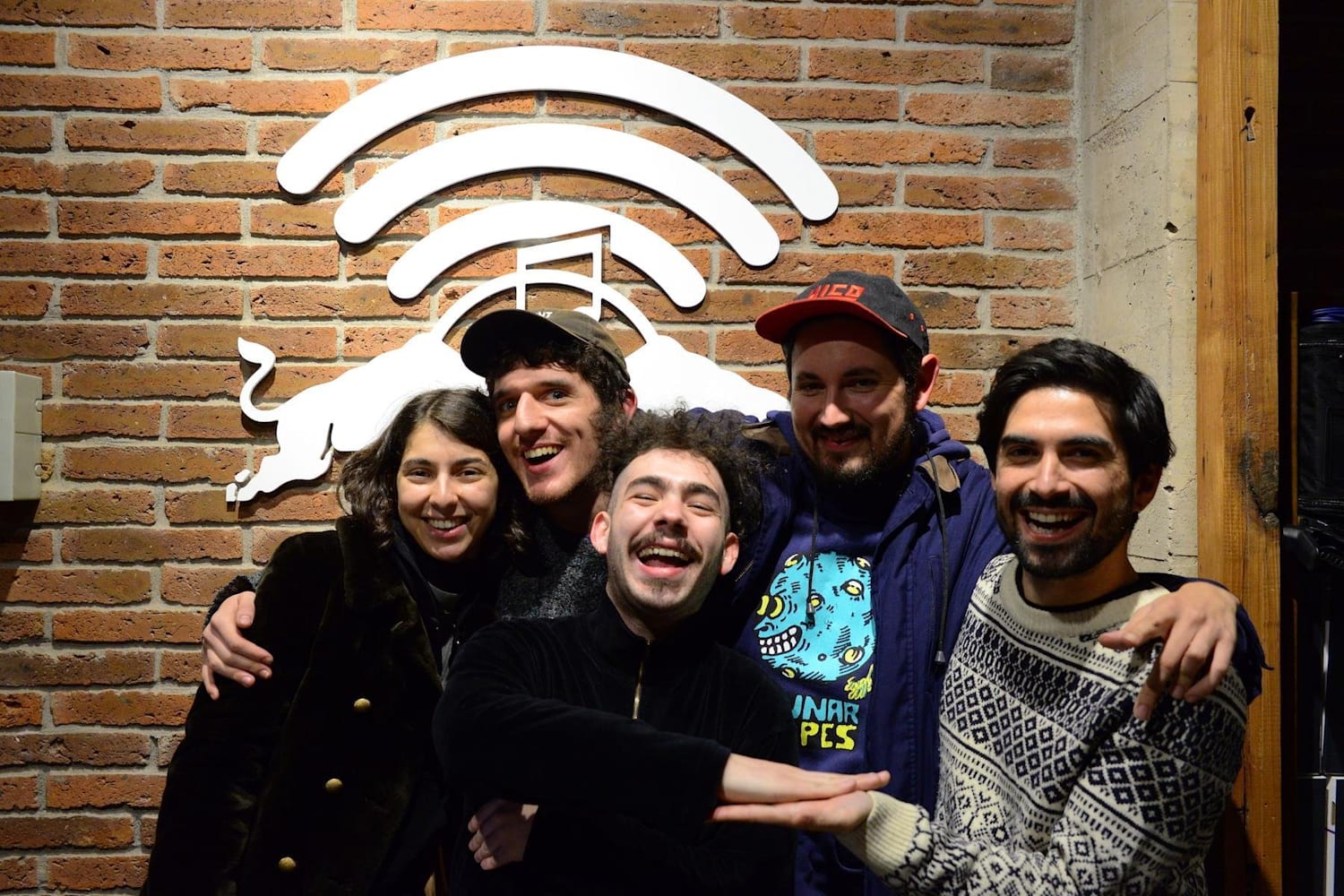 Escucha las nuevas canciones de Los Barbara Blade