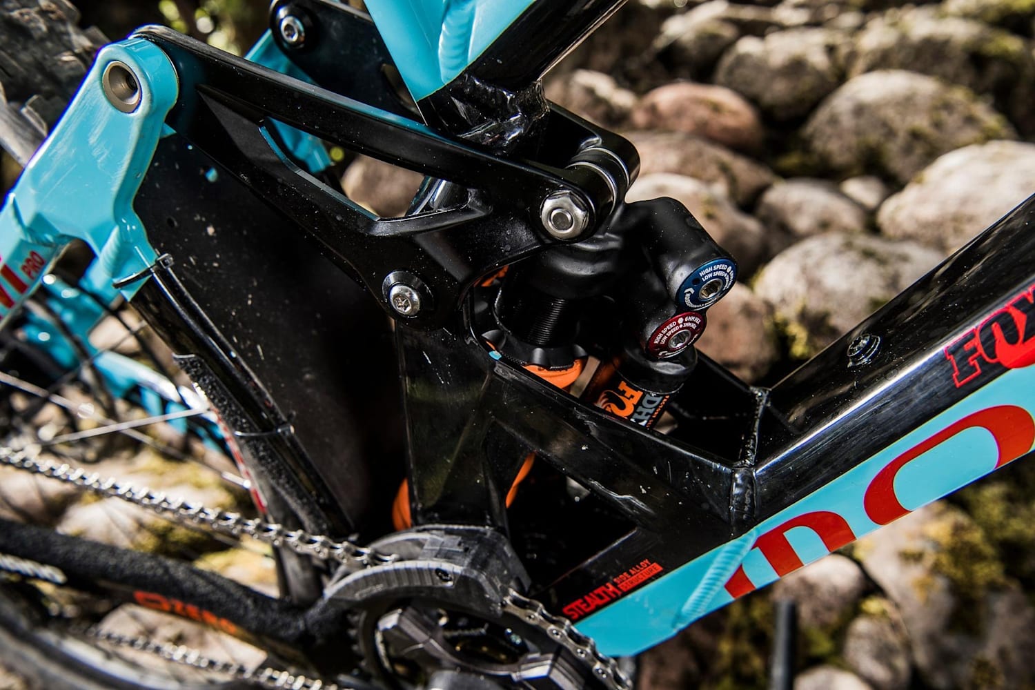 Danny Hart 2017 Bike Check: Mondraker Summum