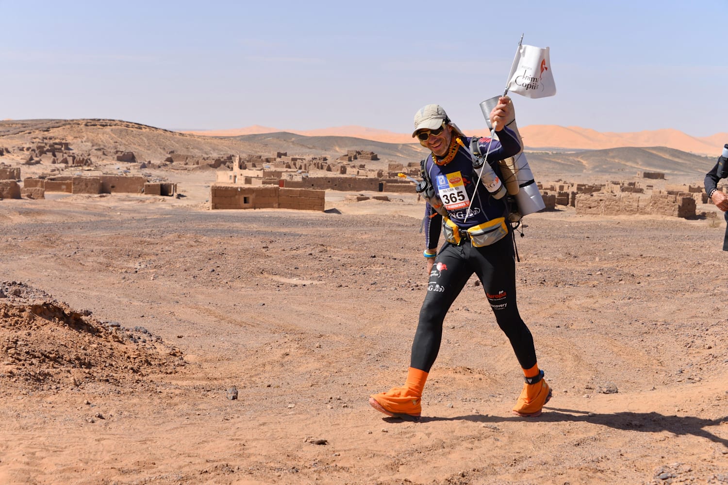 Un maraton pe zi in Sahara timp de o luna