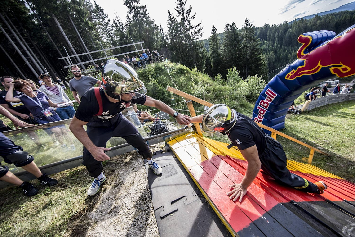 Find out why team spirit leads to victory at Red Bull 400