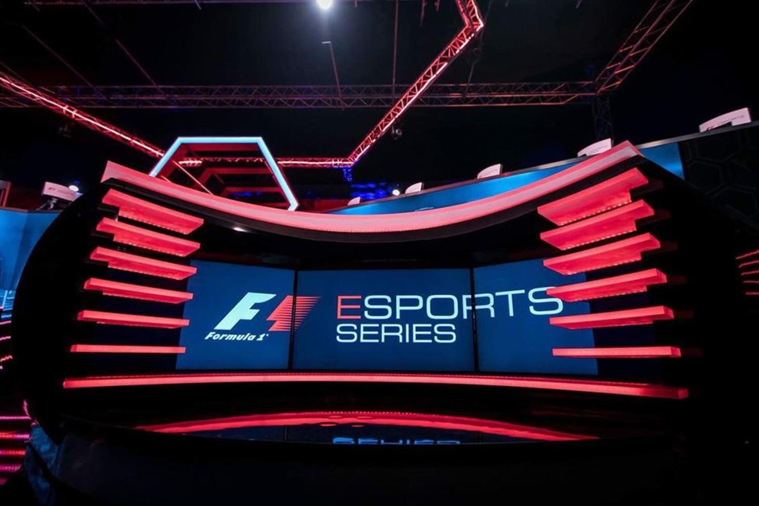 FIA goes Esports >> Pro-Gamer fahren in neuer F1 Series