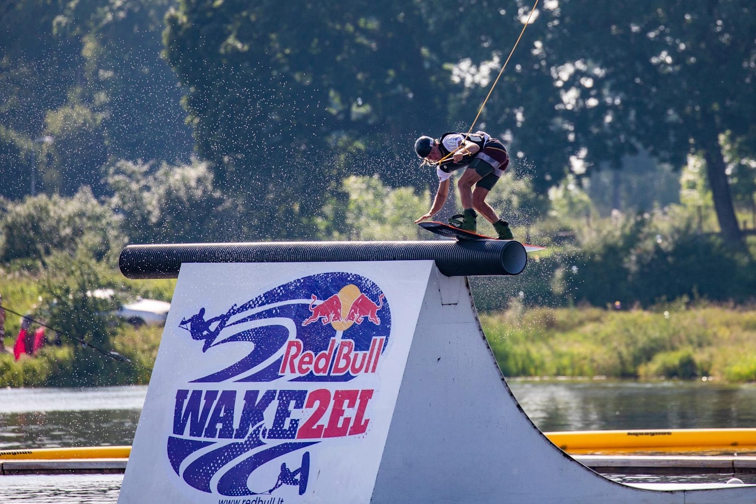 Pamatyk vaizdo įrašą iš „Red Bull Wake2el”!