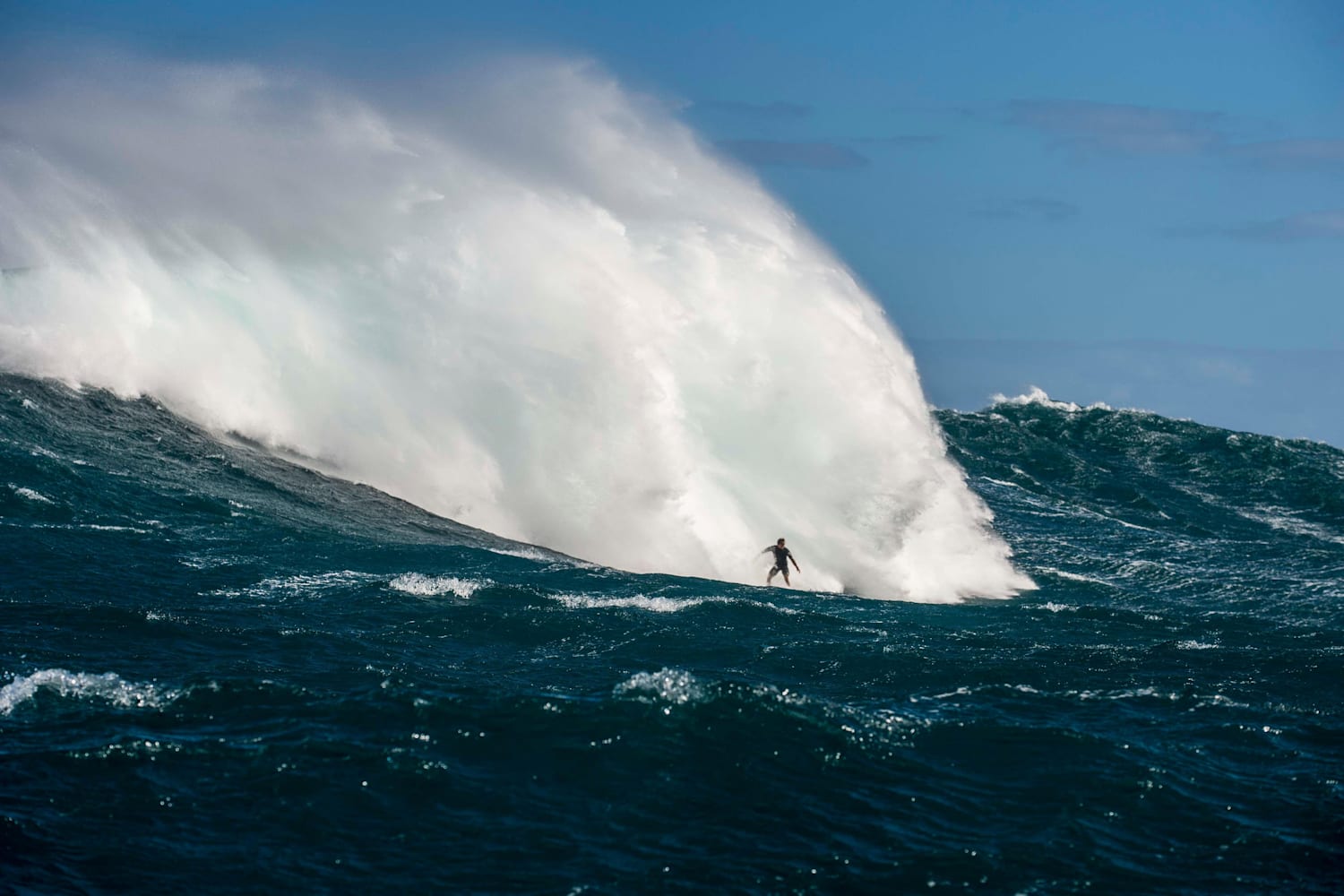 Kai Lenny surfe un swell énorme à Jaws, Hawaï ! Vidéo