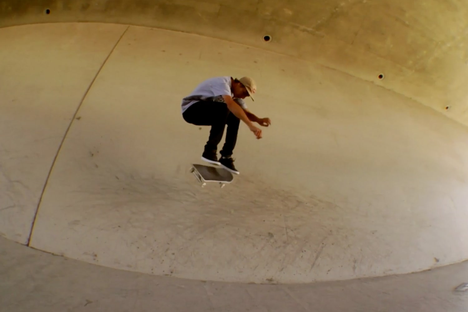 Pushing Forward S1 E3: Who runs skateboarding? – video
