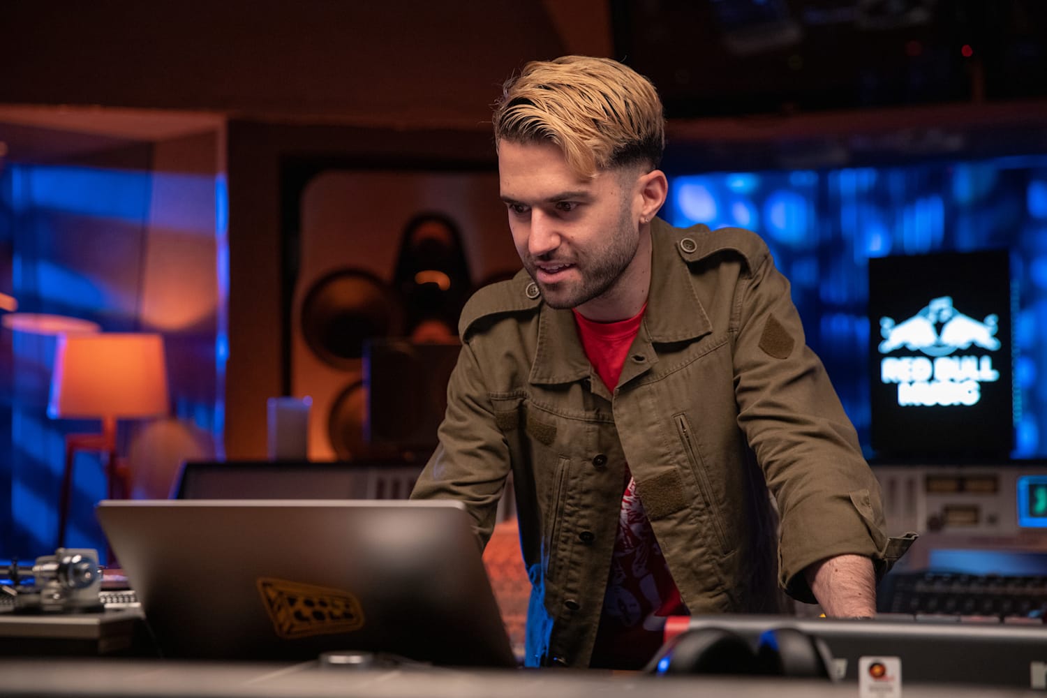 Remix Lab S1 E4: DJ and producer A-Trak – video