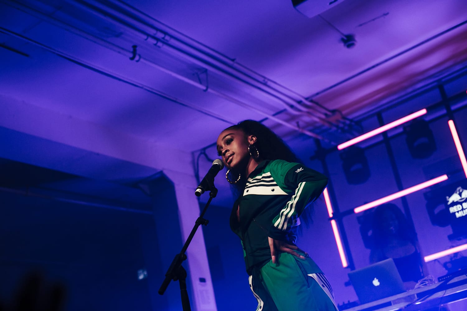 Queued Up: Ebhoni: Music artist profile interview video