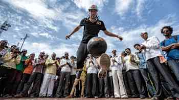 Sean Garnier does freestyle tricks in Mumbai, India
