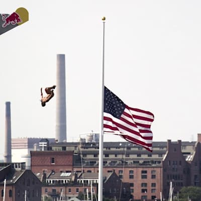 Red Bull Cliff Diving 2013 - Boston