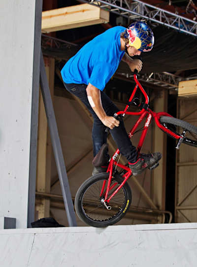 Vídeo: El road trip de Drew Bezanson