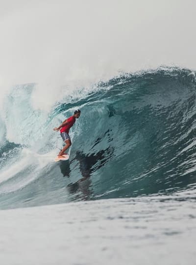 Człowiek, który przeżył starcie z tsunami. Rob Bain.