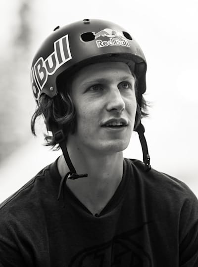 革命的天才MTBライダー、ブランドン・セメナックの魅力に迫るスタイリッシュな4作品｜レッドブル