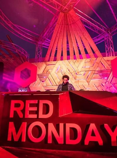 Red Monday in Brothers Festival Dome!