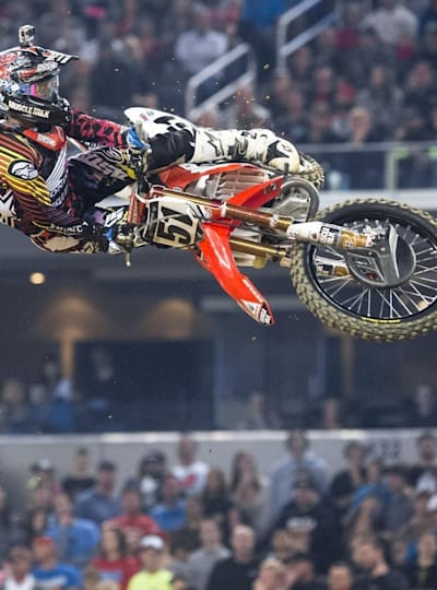 Watch Justin Barcia & Ken Roczen's Wild SX Battle
