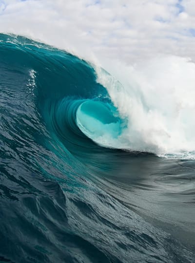 Photo gallery – Russell Ord, big waves at The Right