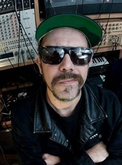 Tropkillaz manda ver no Red Bull Studio SP