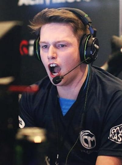 Best gaming gadgets for Call of Duty | Red Bull Games