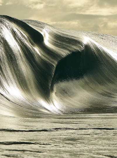 Russell Ord: Interview about his way to suf photography