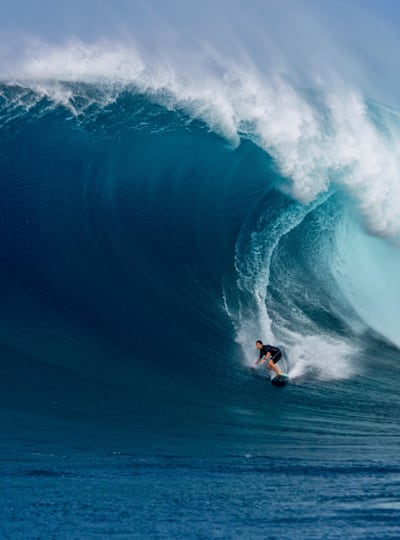 Ian Walsh rides the swell of the decade in Maui (Jaws)