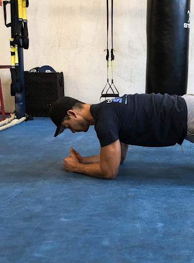 4 exercícios para fortalecer o core: abdominal definido