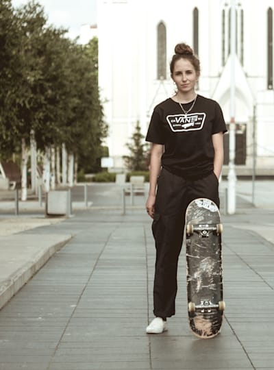 Anna Kulig - dziewczyna na deskorolce