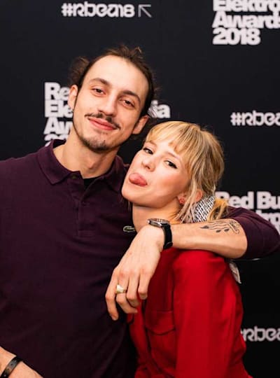 Red Bull Elektropedia : interview Angèle & Roméo Elvis