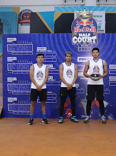 BBQ Chicken in Red Bull Half Court: 3v3 basketball team