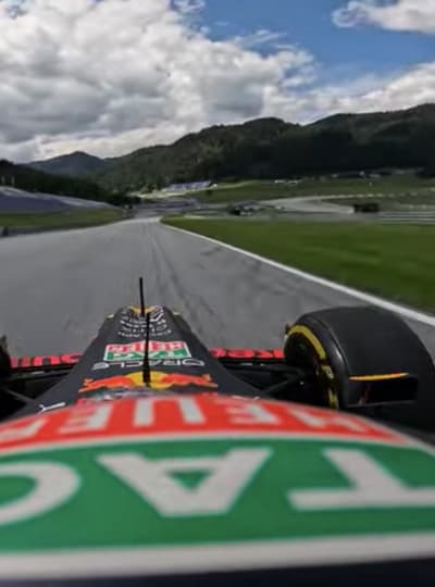 Tevin Musara aka Superherointraining in an F1 car