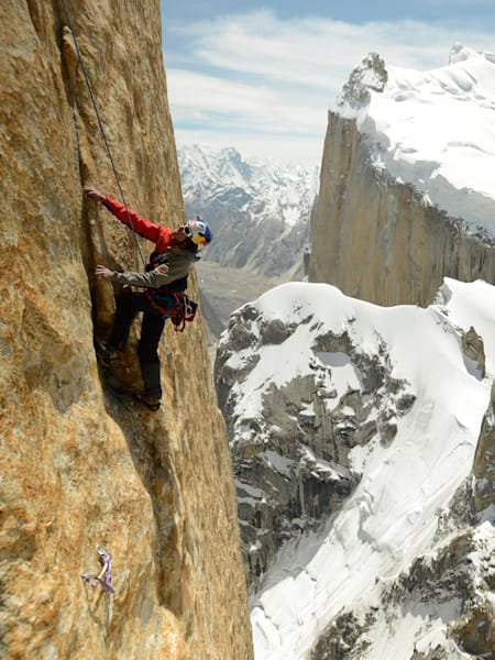 David Lama帶著自己的相機攀上Cerro Torre峰