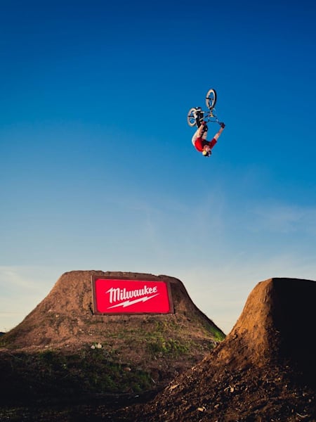 Mike 'Hucker' Clark: Un serpent sur le BMX